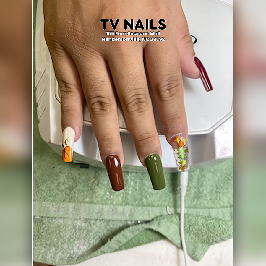 TV NAILS