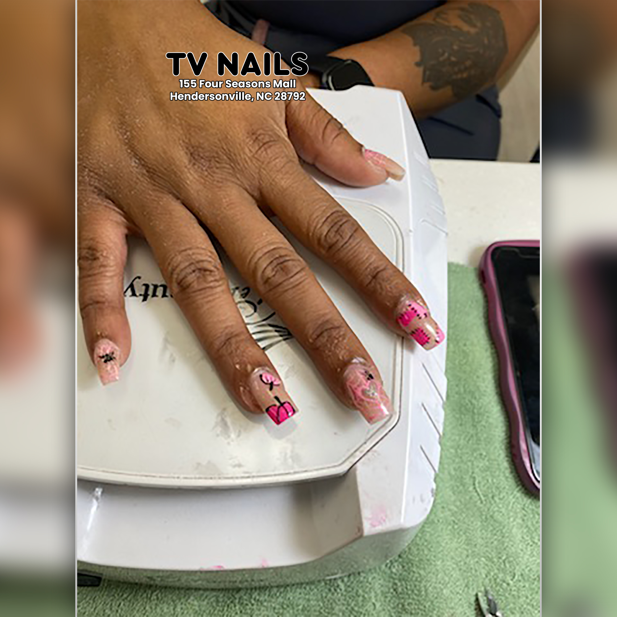 TV NAILS